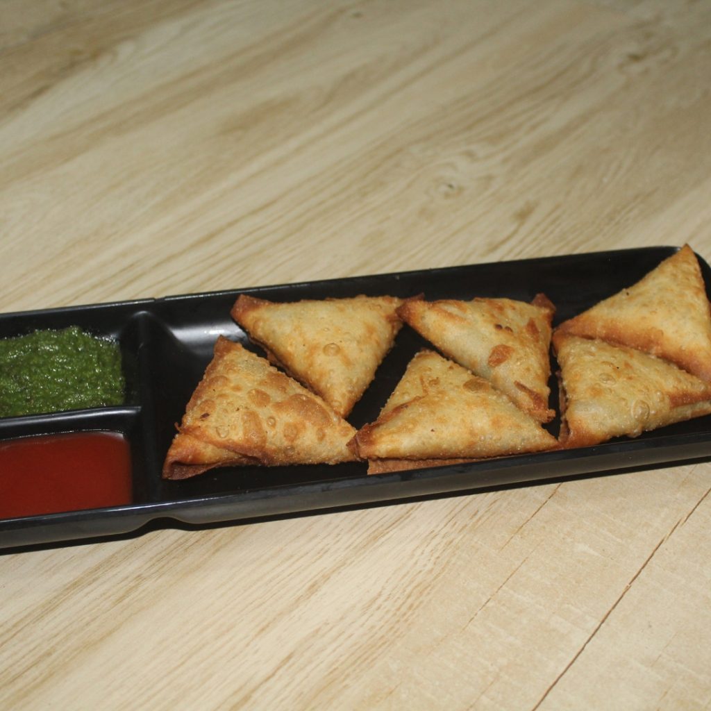 Mutton Samosa (Frozen-6pcs) – Sadia's Kitchen